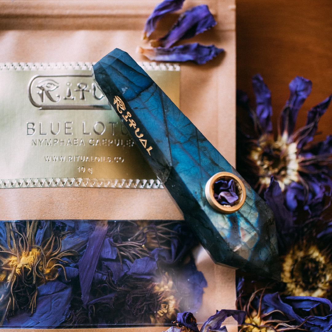 Labradorite Magic Pipe + 1 Pack of Blue Lotus Flowers – Ritual Oils