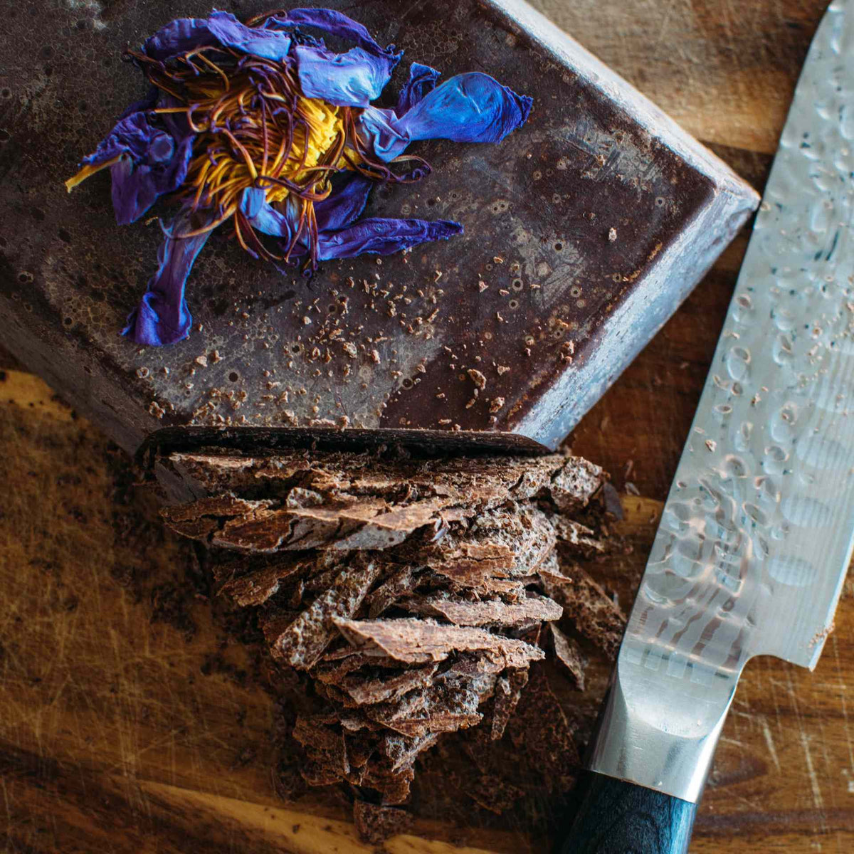1 LB Ceremonial Cacao Block + 1 Pack of Blue Lotus Flowers – Ritual Oils